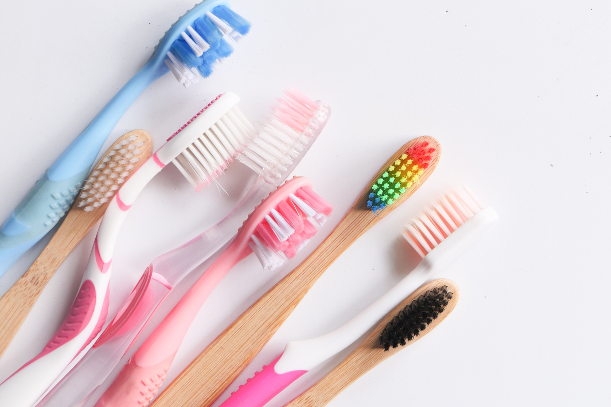 Best Toothbrushes of 2025: What Your Dentist Suggests - Imagine Dental